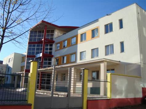 Shkolla E Mesme E Përgjithshme Ismail Qemali Tiranë