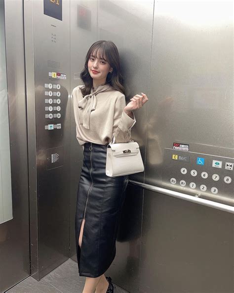𝐾𝑎𝑛𝑎s Instagram Profile Post “ お姉さんコーデの日🪞 このスカートは今月から新しくローンチされた