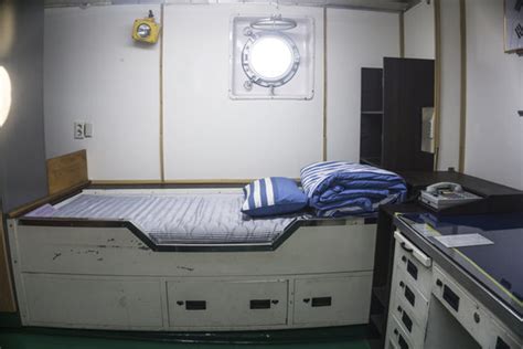 Navy Ship Interior Bilder Durchsuchen 2760 Archivfotos