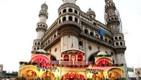 Bjp Cong Leaders Fight On Charminar And Bhagyalaxmi Temple Row Over