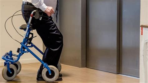 Mathijs Smit On Linkedin Ontslagen Zorgbestuurder Grijpt Naast Bijna 1