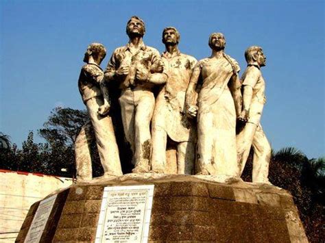 ক্ষণিকা ঢাকা বিশ্ববিদ্যালয় রাজু ভাস্কর্যের ইতিহাস ১৯৯২ সালের ১৩ই