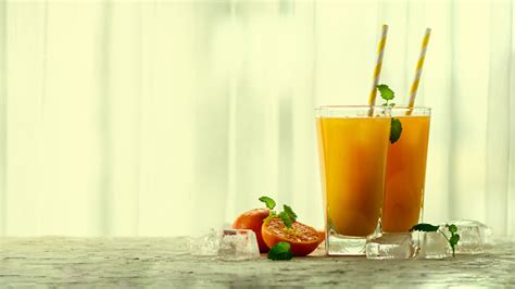 신선한 오렌지 주스 민트와 얼음 백색 배경에 평면도 공간을 복사합니다 여름 칵테일 음료입니다 격 조 효과 0명에 대한 스톡 사진 및 기타 이미지 Istock