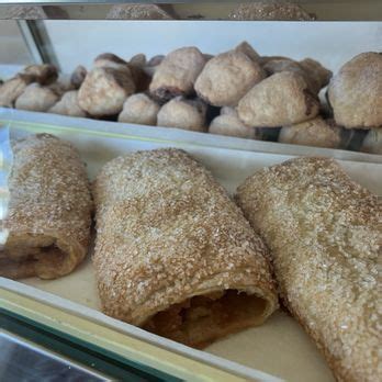A And R Bakery Updated March 2026 213 Photos And 516 Reviews 902 W