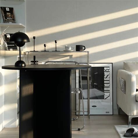 따스한 베이지에 블랙 포인트 15룸 싱글 홈스타일링 라이프스타일 슈퍼앱 오늘의집