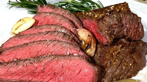 Как правильно пожарить стейк из говядины Сколько нужно жарить стейк