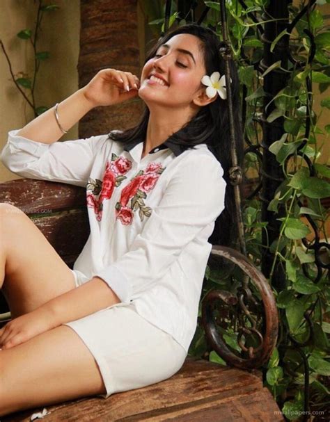 How Ashnoor Kaur Raises The Temperature In Every Picture
