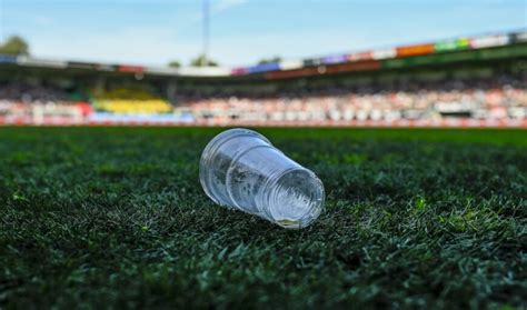 Flesje Water Kwam Niet Uit Publiek Bij Gestaakte Gelderse Derby