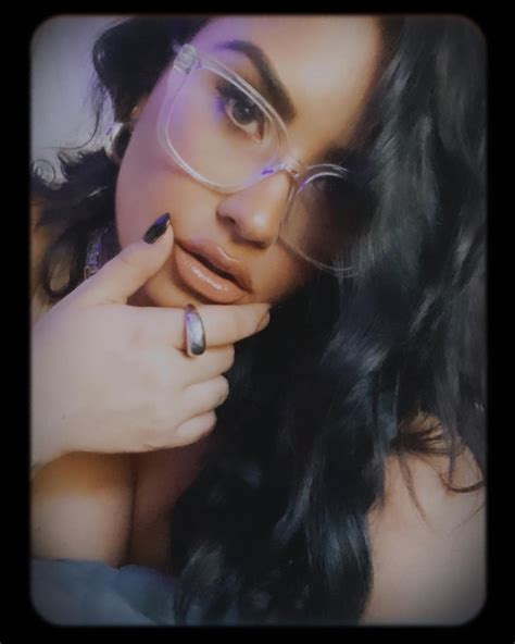 Demi Lovato Sexy Selfie With No Bra Photos The Fappening