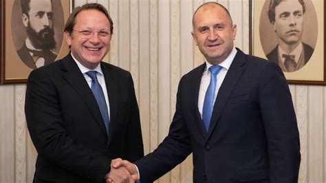 Радев пред Вархеи Има системен натиск и посегателства спрямо българите в РСМ Nova