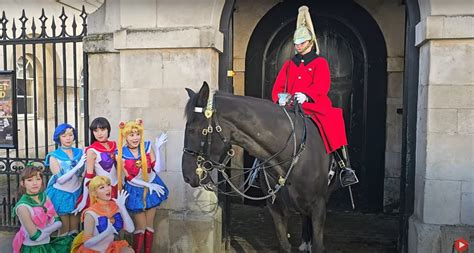 Японский оборотень в Лондоне Anime Cosplay Аниме косплей сейлор мун фэндомы Anime