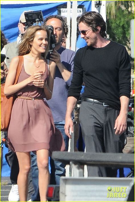 Christian Bale And Isabel Lucas Lunch Break On Cups Set Photo 2681091