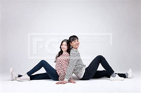 커플 037 Pho406 프리진 사진 커플 사람 Pho406a 한국인 동양인 아시아 남자 여자 20대 청년 2인 연인 행복 데이트 미소