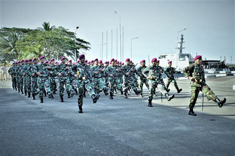 Prajurit Yonmarhanlan I Mengikuti Upacara Bendera Hari Senin Di Mako