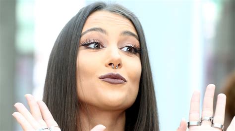 Tóth Andi Anyaszült Meztelen Beleremegett Az Internet Fotó Kiskegyed