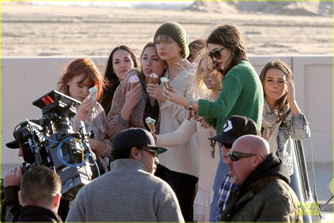 Taylor Swift 22 Music Video Shoot Photo 2810299 Taylor Swift