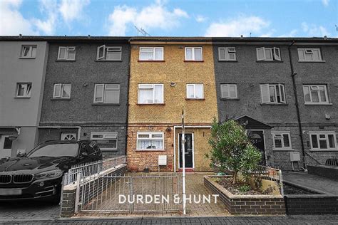 Passfield Drive London E14 4 Bed Townhouse £600000