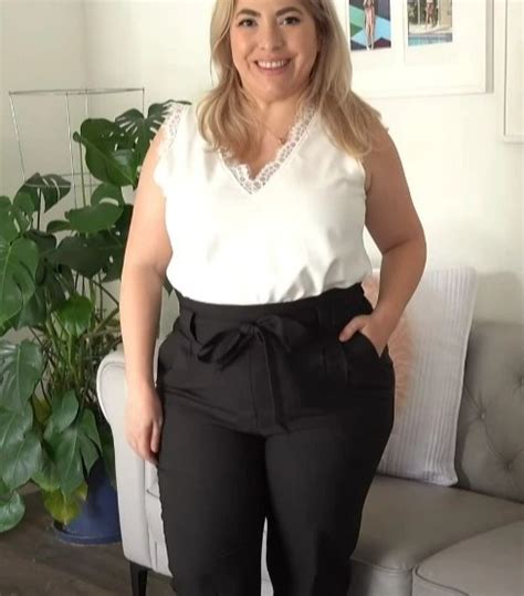 I Have Big Boobs Fashion Dos And Donts For An Hourglass Figure Including Two Unflattering