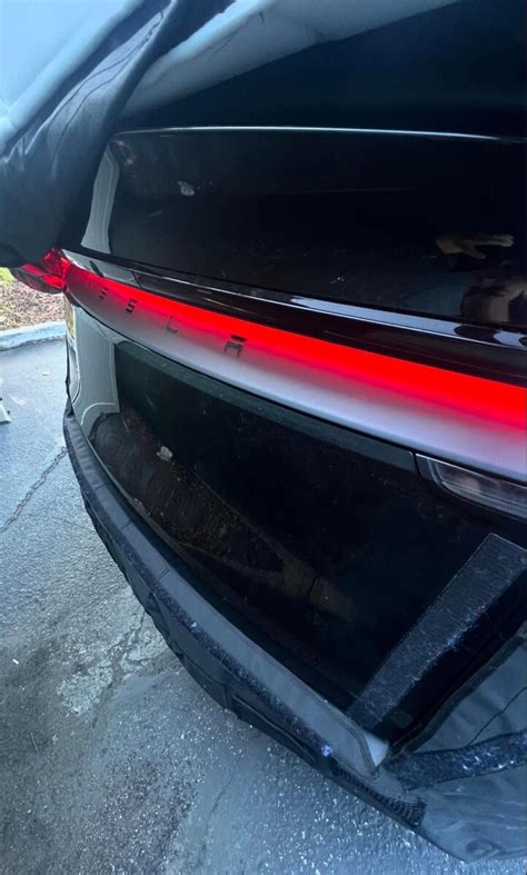 Tesla Model Y Juniper Facelift Appare Senza Camo Con Un Tocco Di