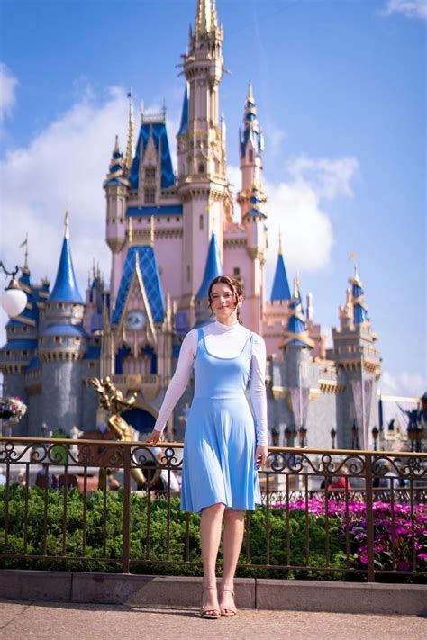 공주 놀이공원 레이크 부에나 비스타 미국 미합중국 서 있는 성 수직 쐈어 신데렐라 올랜도 월트 디즈니 월드 리조트 코스튬 포즈를 취하는 플로리다에