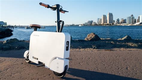Honda Motocompacto Review A Fun Electric Scooter That Fits In Your