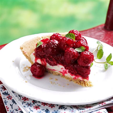 Raspberry Pie With Cream Cheese Layer