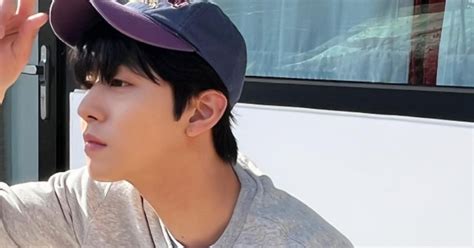 안효섭 김세정과 베드신 수위 조절했다더니남친짤은 수위조절 안했나봐