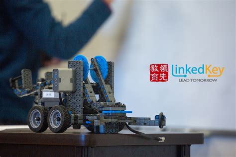VEX IQ Robotics LinkedKey