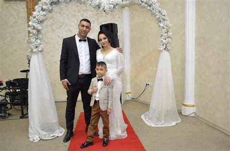 Ден преди сватбата младоженец от Самоков намери чанта с пари и ги