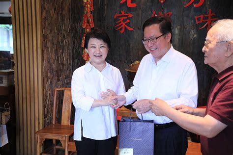 兌現承諾！ 盧秀燕、鄭文燦相約品嚐台中在地火鍋挺國產豬