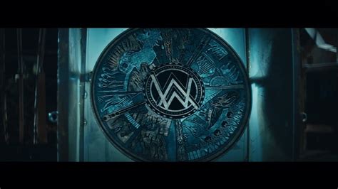 Alan Walkerが「all Falls Down Ft Noah Cyrus With Digital Farm Animals