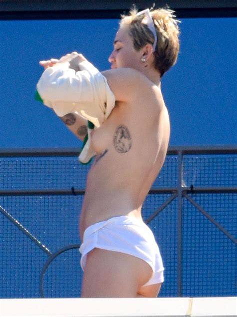 Naked Miley Cyrus In Topless On A Hotel Balcony In Sydney