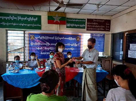 သင်္ဃန်းကျွန်းမြို့နယ်၌ နိုင်ငံသားစိစစ်ရေးကတ်ပြားများပေးအပ် Information And Public Relations