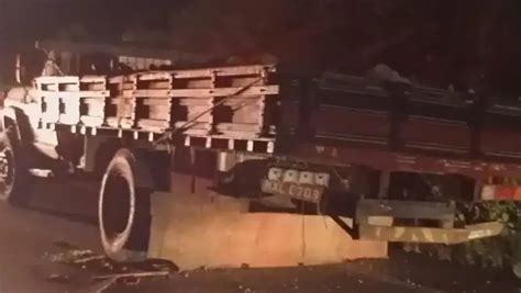 Motociclista Morre Depois De Bater Em Traseira De Caminhão No Interior