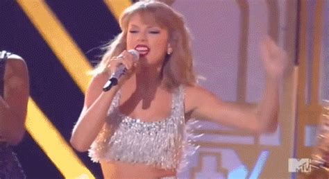 Did Miley Cyrus Just Wait A Whole Year To Throw Shade At Taylor Swift