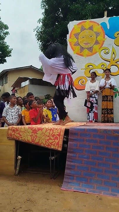 ඩෙන්න ඩෙනා නා ඩෙන ඩෙන ඩෙන්න ඩෙනෝ 😁😜🤩😂 Shorts Awurudu Dance Youtube