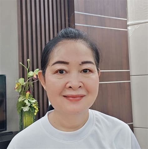 ทาสแมว ตามมาเพ่งถึงในห้องน้ำ 😆 Facebook