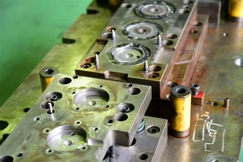 Scm435とscm420の違いとは？両鋼材の特性を徹底比較 鉄×旋盤加工製作所｜鉄×旋盤加工に特化