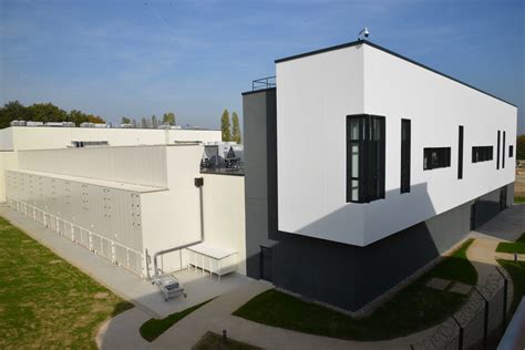 Data Center In Paris France Data Center Colocation And Hosting Data4