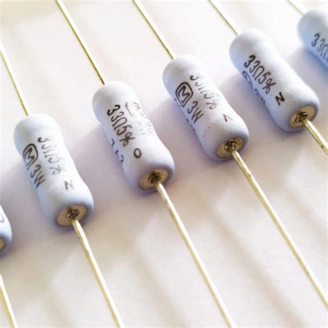 Jual Resistor Panasonic 100ohm 33ohm 30ohm 3watt Resistor 100r 33r 30r 3w Shopee Indonesia