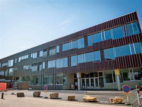 École Primaire De Lécole Internationale à Differdange Leide Une