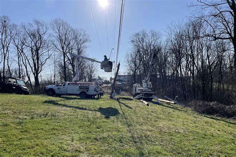 Co Op Crews In The South Work To Restore Power After Windstorms