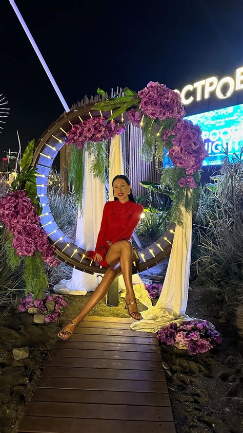 Так ребята ну давайте по честному Девушка модель это сразу триггер для вас Какие то