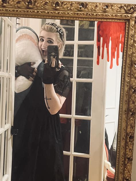 My Girlfriend Got Me Blåhaj 🥰🖤 R Nestofeggs