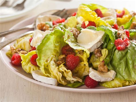 Recipe Raspberry Walnut Salad With Mt Tam Cheese Whole Foods Market