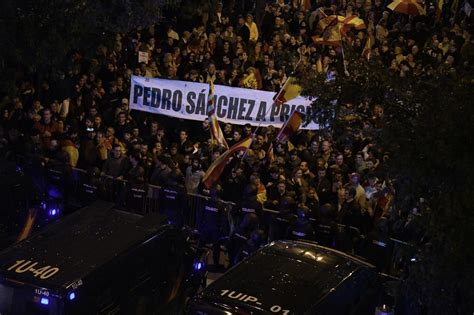Un Detenido Por Intentar Saltarse El Cordón Policial En La Protesta En