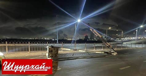 Яармагийн гүүрний урд хэсэгт замын өндрийн хязгаарлалтын шон унажээ