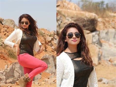 Jayathi Hq Wallpapers Jayathi Wallpapers 44223 Oneindia Wallpapers