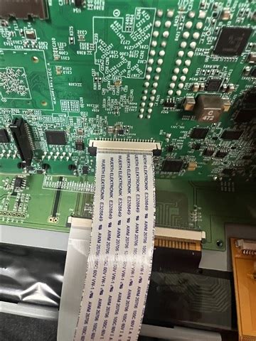 SK AM62 Based On The AM62X Using Panel Microtips 13 101HIEB0HF0 S Validates LVDS Display And