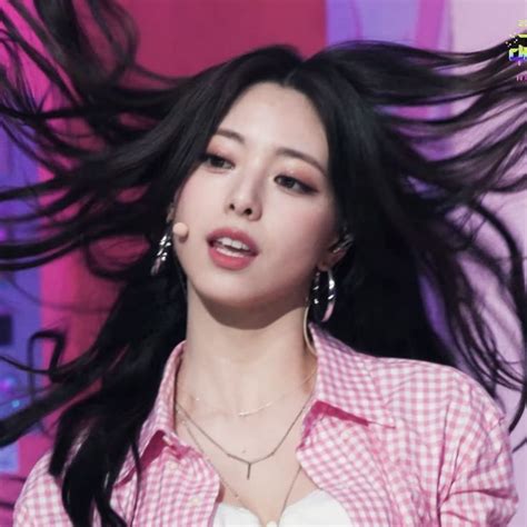 Itzy Yuna Itzy Hair Fan U Go Girl